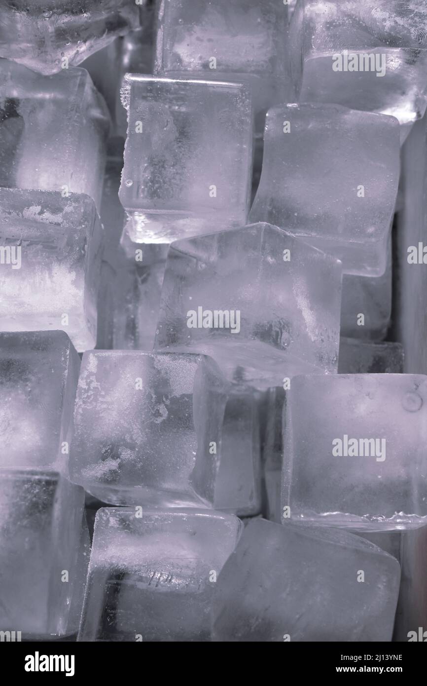 Pile of ice cubes hi-res stock photography and images - Alamy