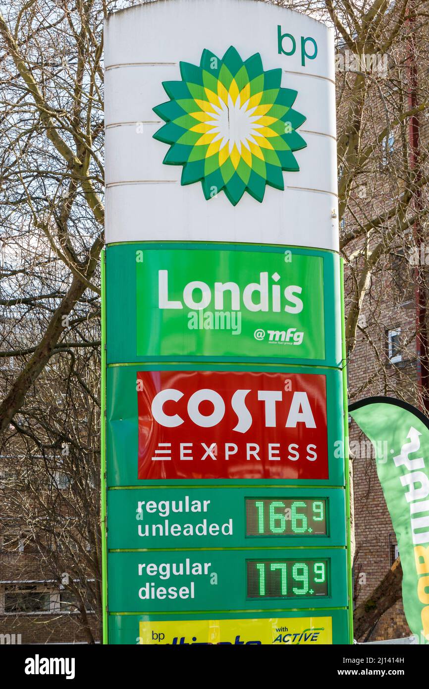 Fuel Price Uk Hi res Stock Photography And Images Alamy fuel-price-uk-hi-res-stock-photography-and-images-alamy