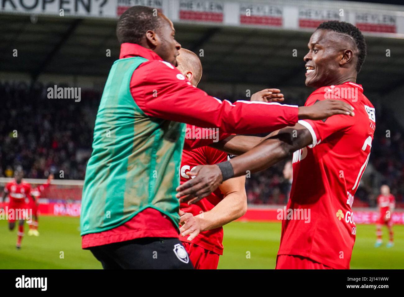 Mbwana samatta royal antwerp hi-res stock photography and images - Alamy