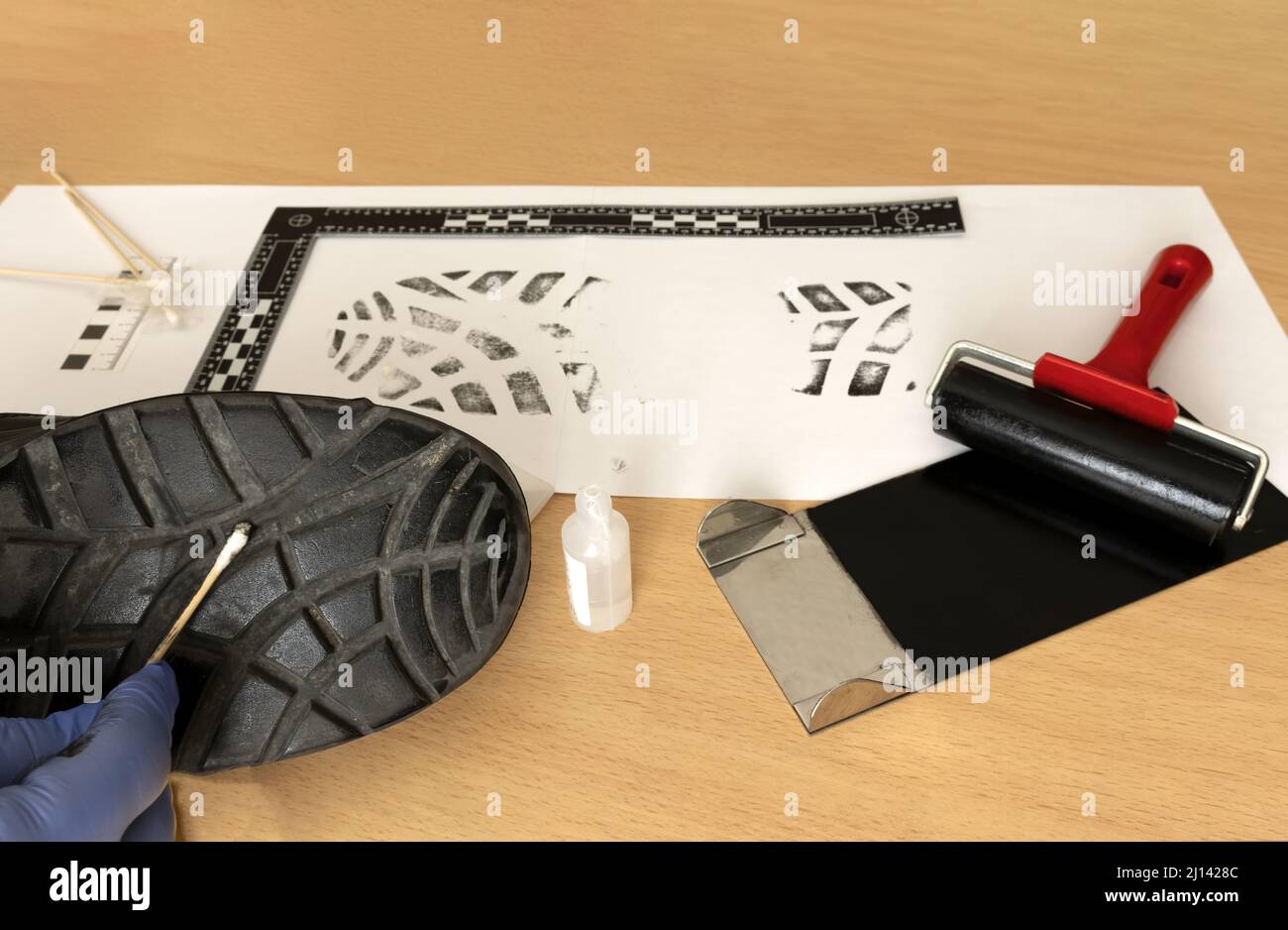 Shoe print crime scene hi-res stock photography and images - Alamy