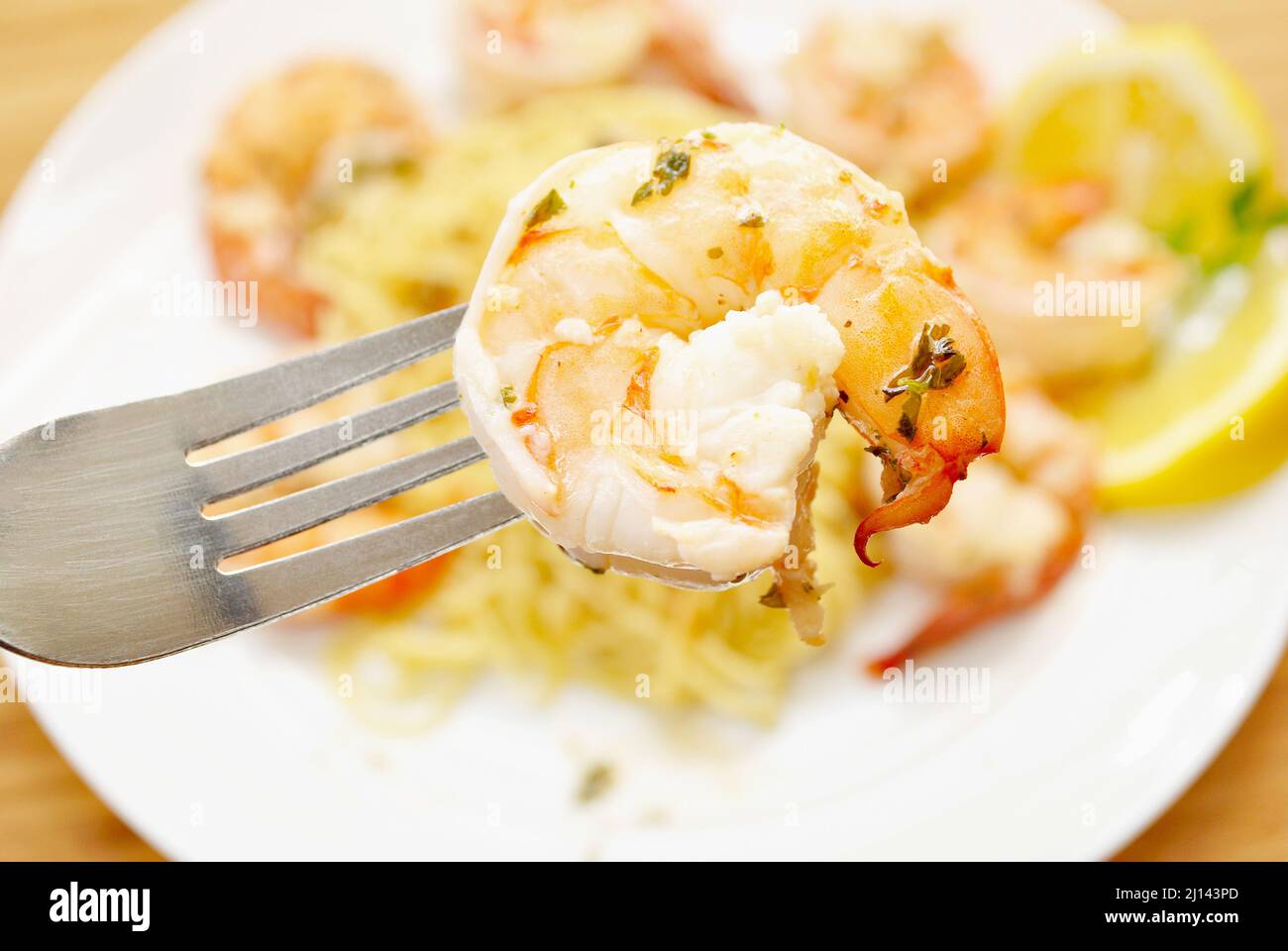 Jumbo tiger shrimp scampi pasta hi-res stock photography and images - Alamy