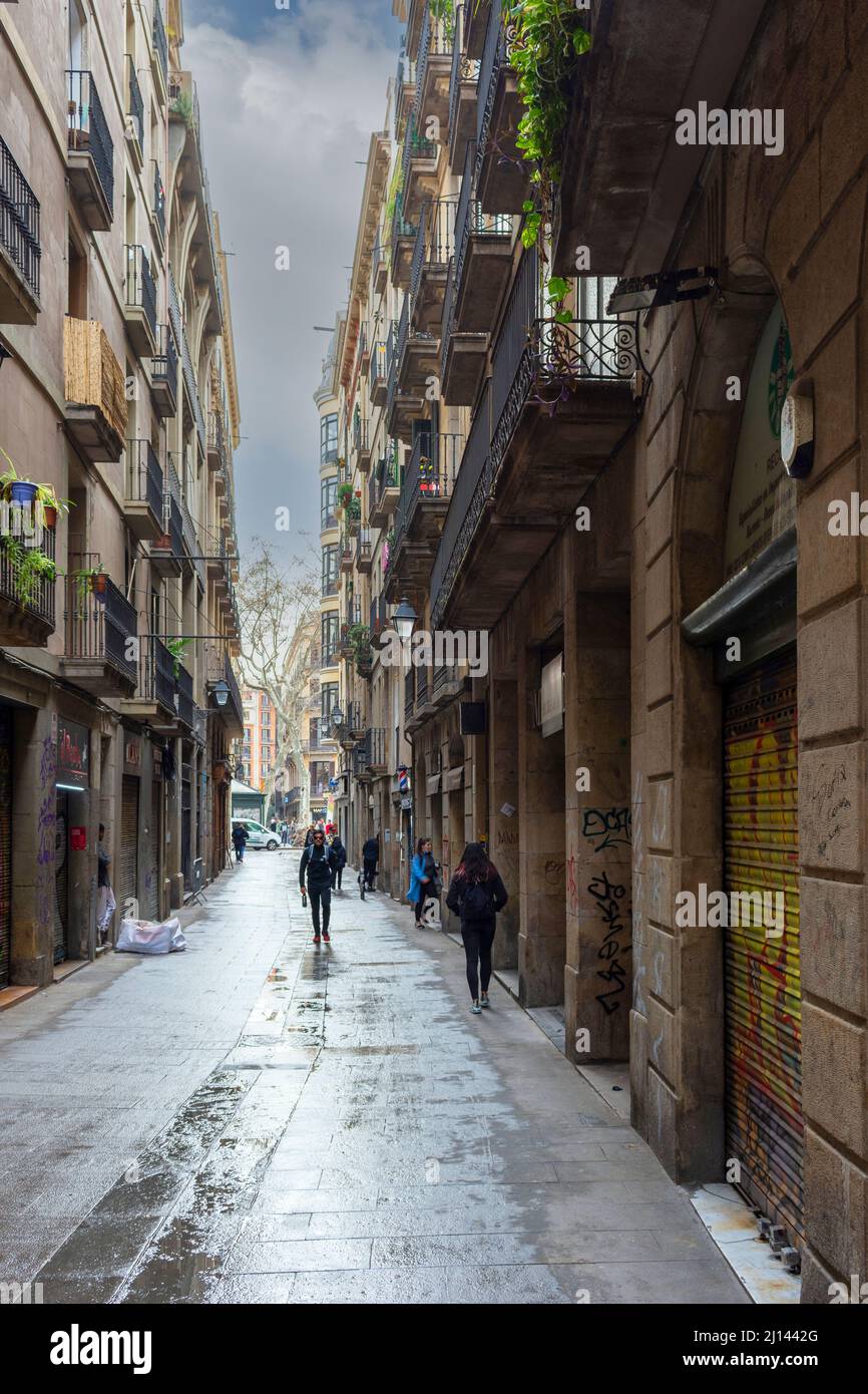 BARCELONA SPAIN GOTHIC QUARTER Barri Gòtic STREET AND HOUSES IN THE ...