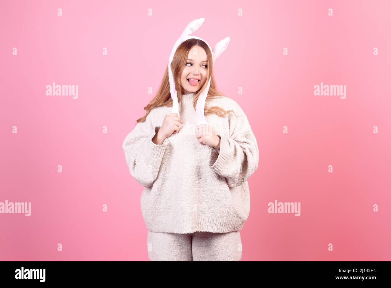 Woman rabbit ears shows hi-res stock photography and images - Alamy