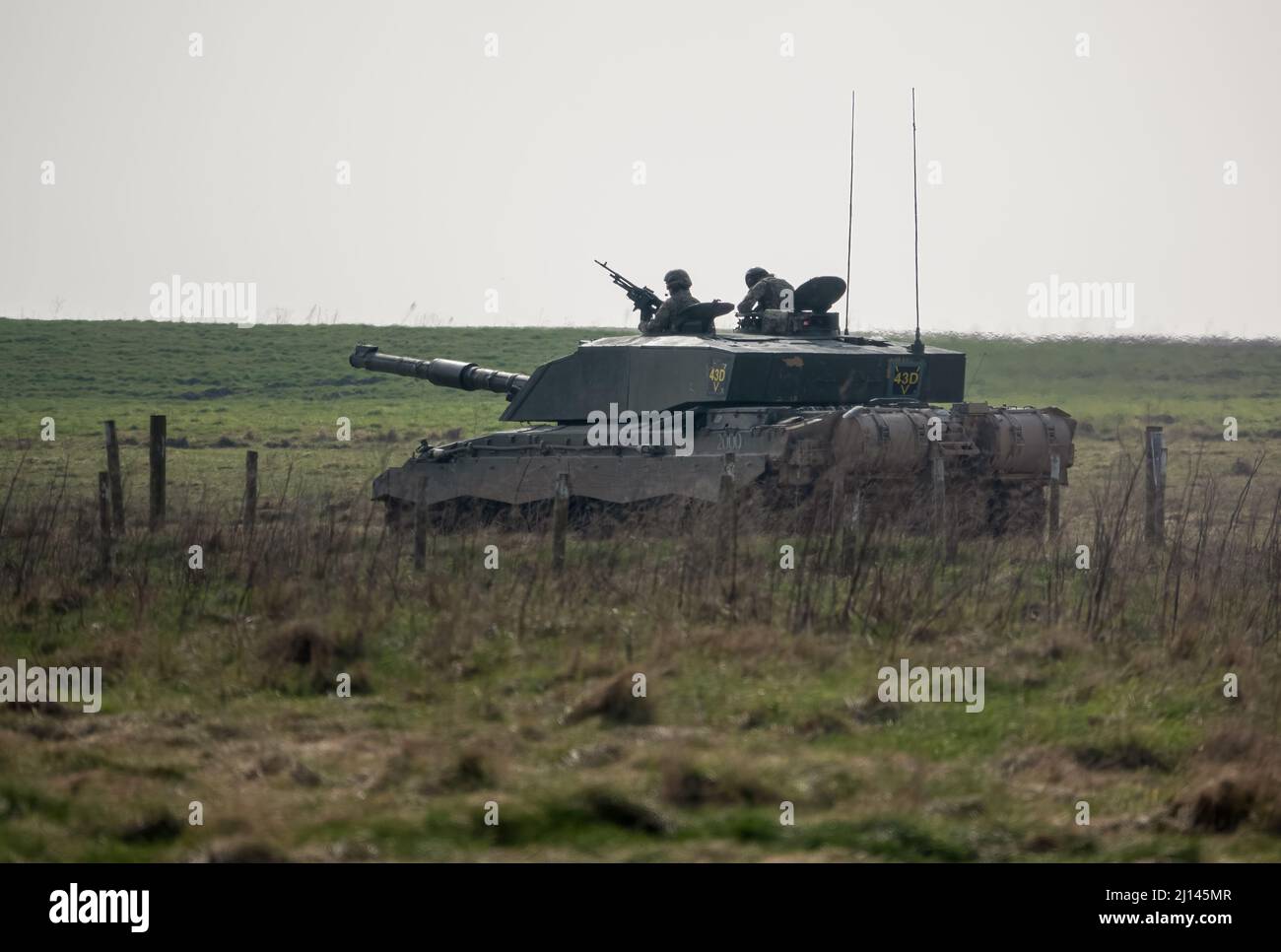 british army challenger 2 FV4034 main battle tank in action on exercise ...