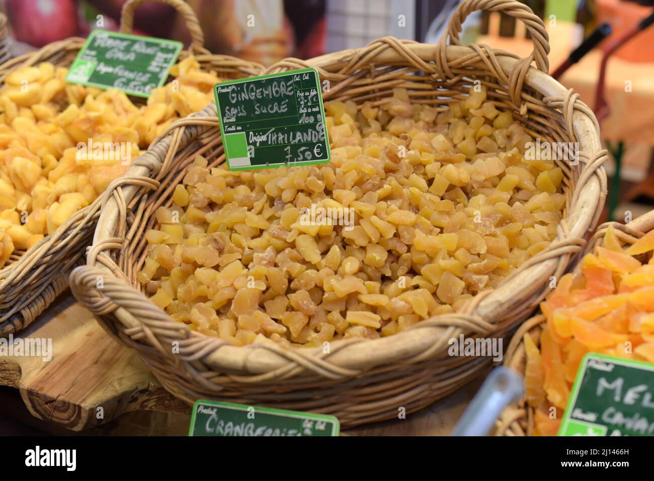 Shop display of dried fruits hi-res stock photography and images - Alamy