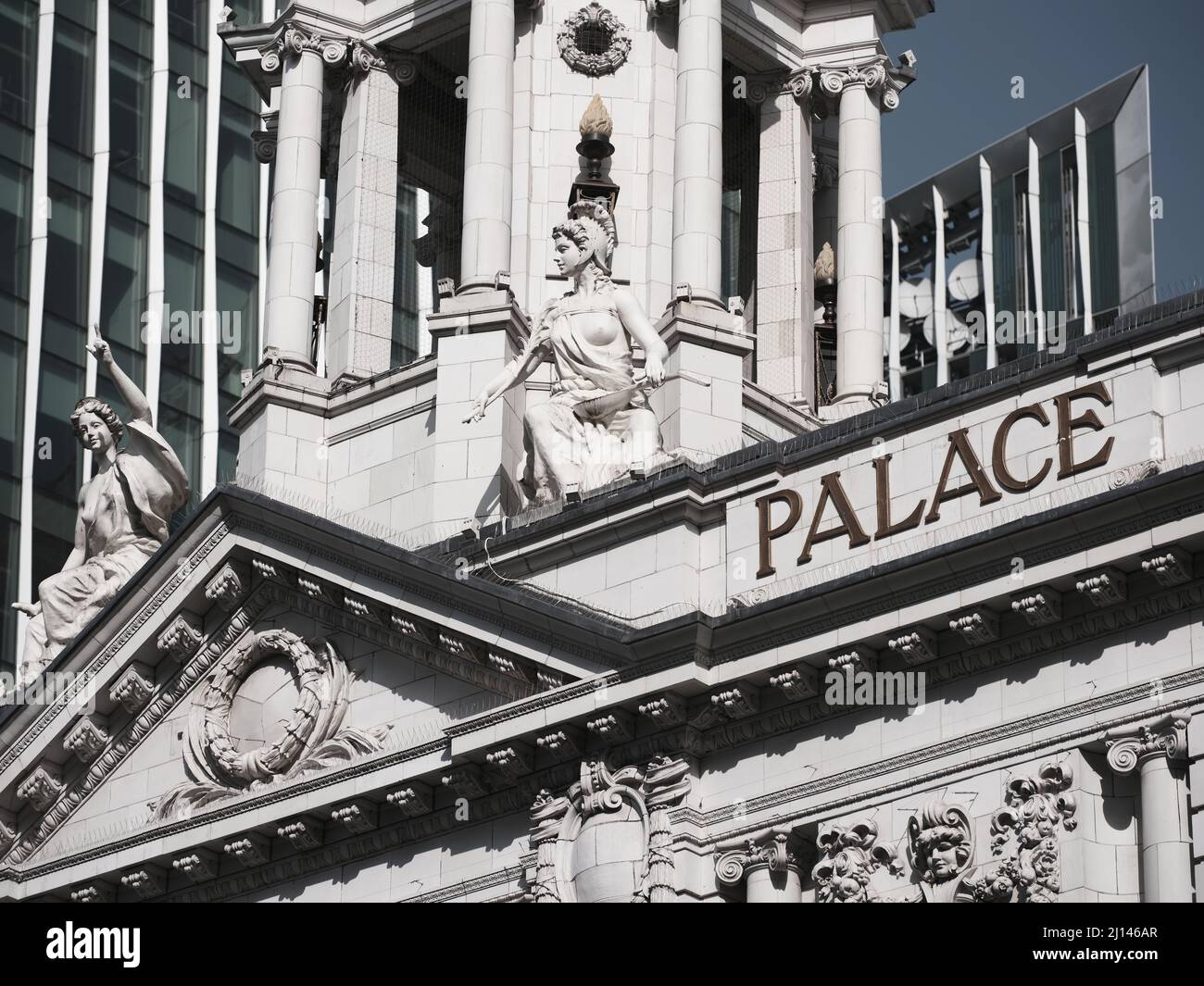 Victoria Palace Theatre Stock Photo - Alamy