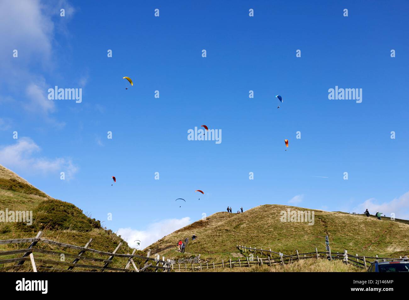 Hang gliding countryside hi-res stock photography and images - Alamy