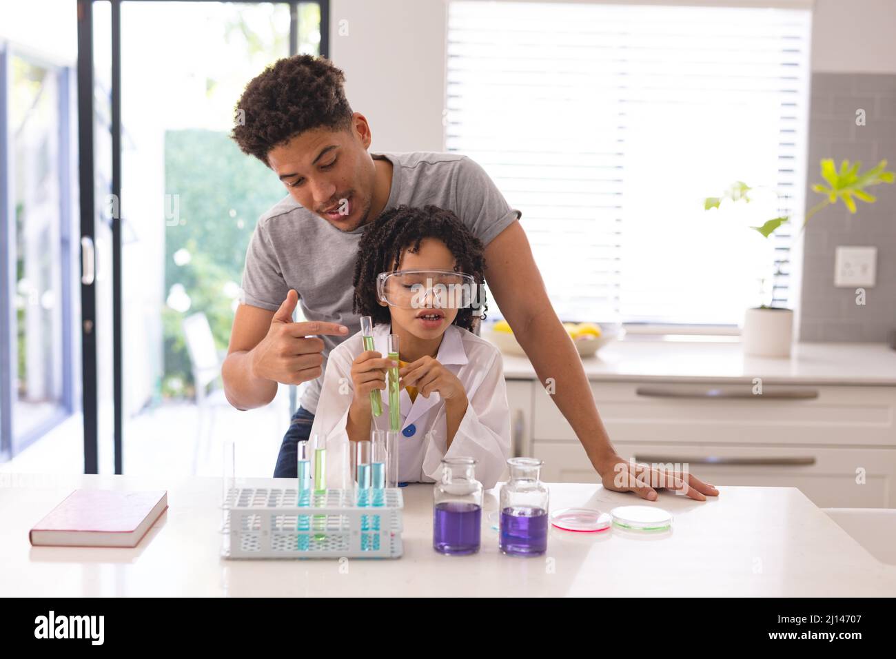 Father of chemistry hi-res stock photography and images - Alamy