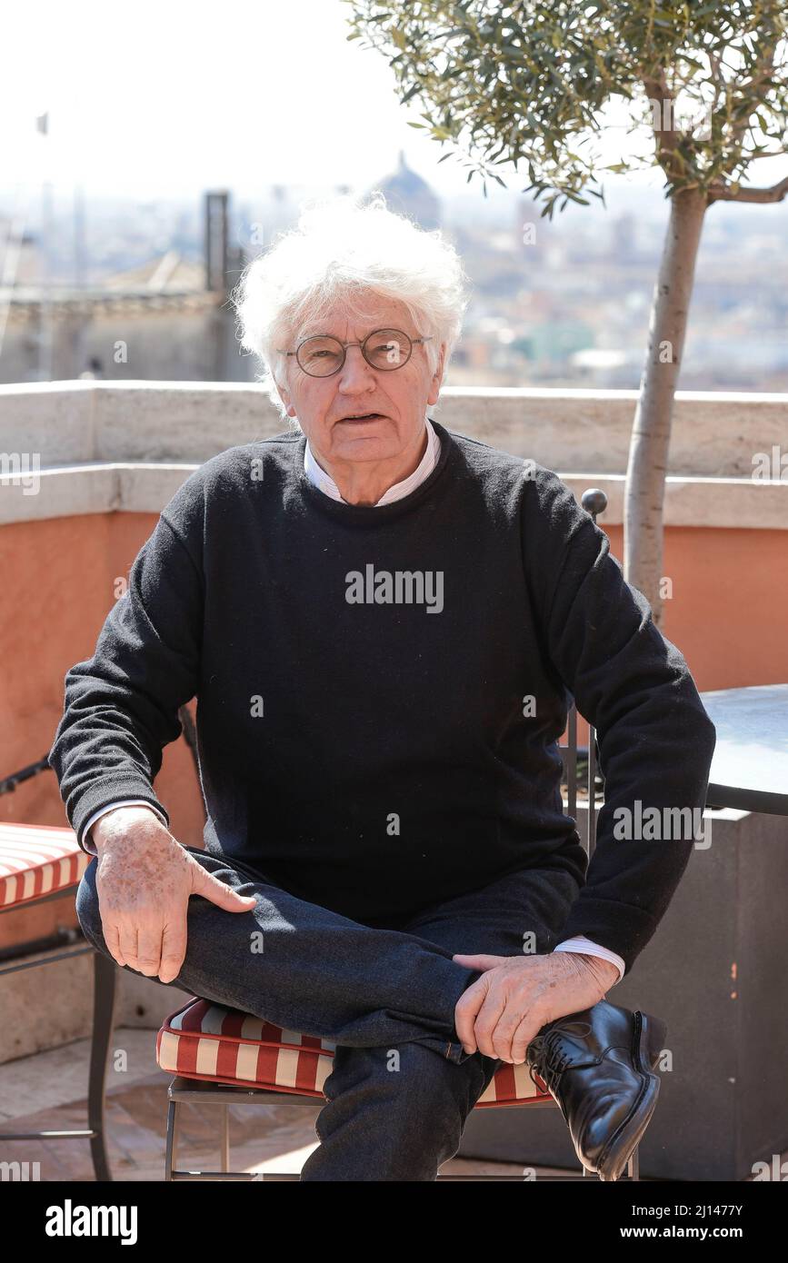 Jean jacques annaud notre dame on fire hi-res stock photography and ...