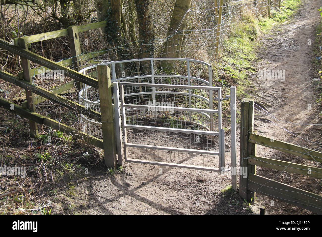 A Turning Gate for Walkers in the Countryside Stock Photo - Alamy