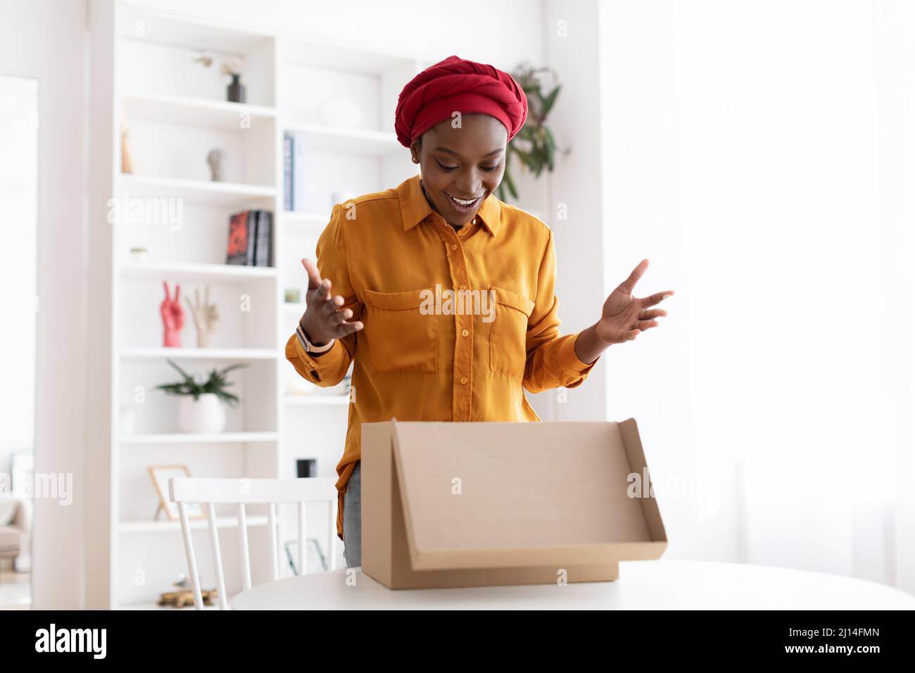 Open delivery hi-res stock photography and images - Alamy