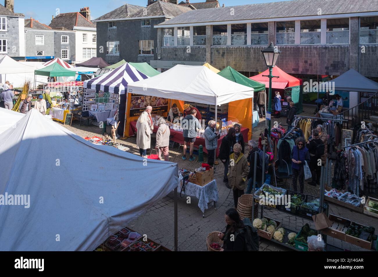 Totnes is a market town in South Devon at the head of the estuary of ...