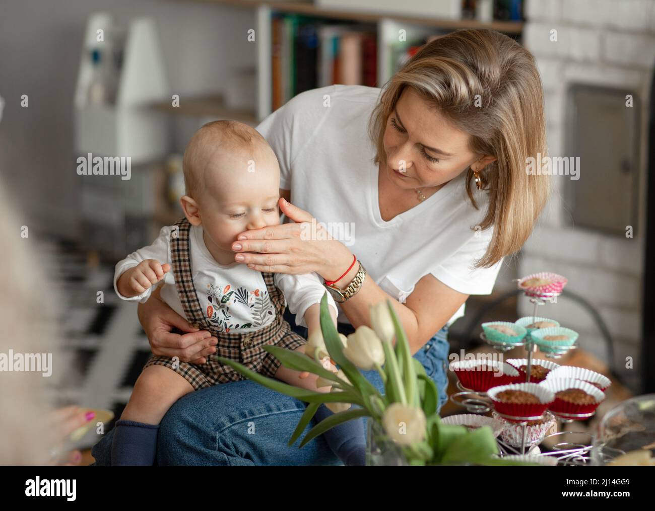 Choke chair hi-res stock photography and images - Alamy