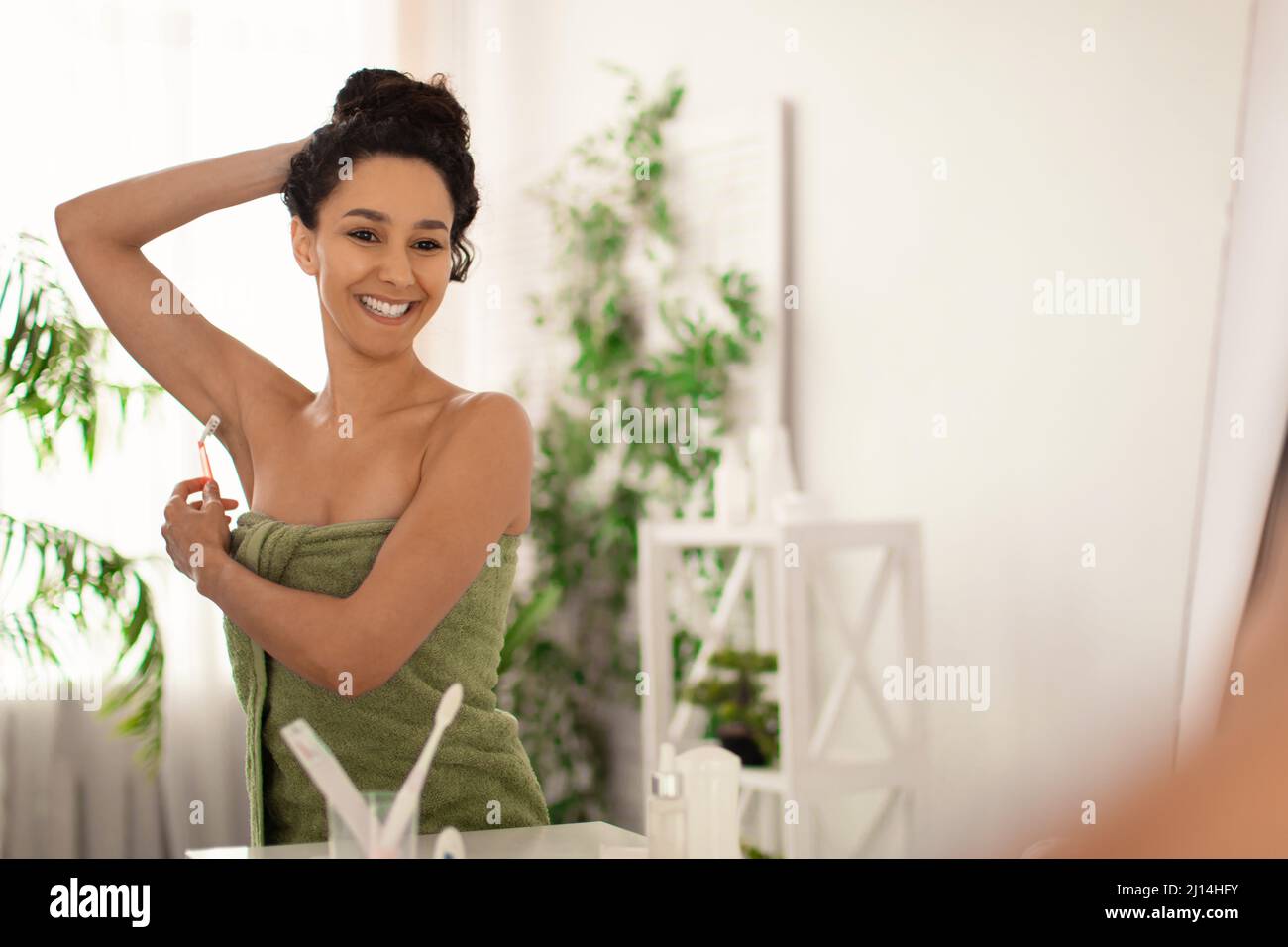 Armpit hair woman hi-res stock photography and images - Alamy