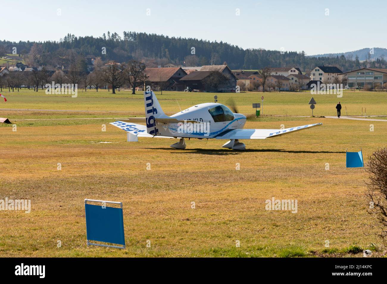 Robin dr 400 hi-res stock photography and images - Alamy