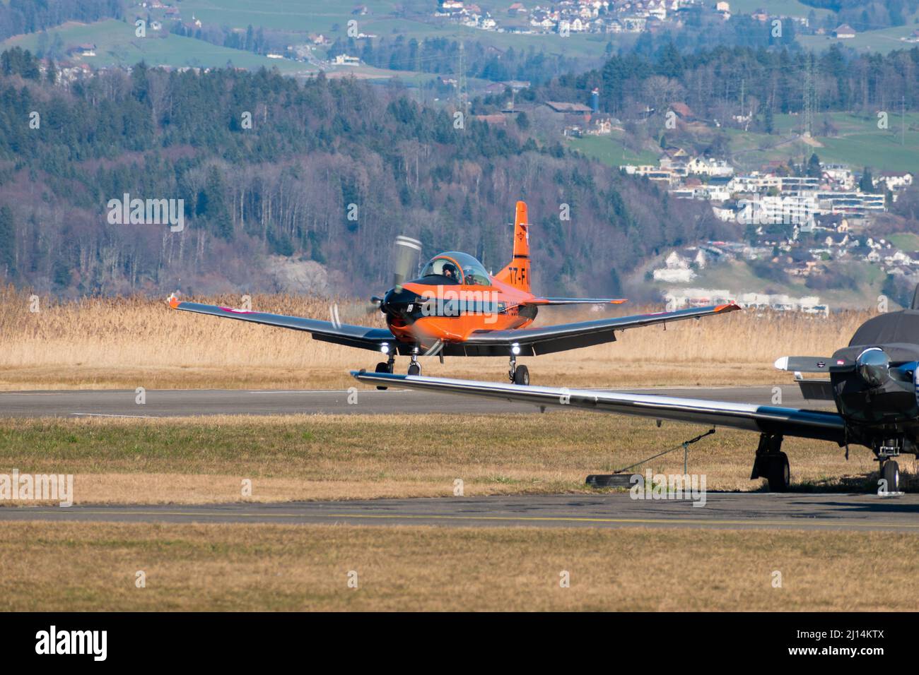 Flight practice landing hi-res stock photography and images - Alamy