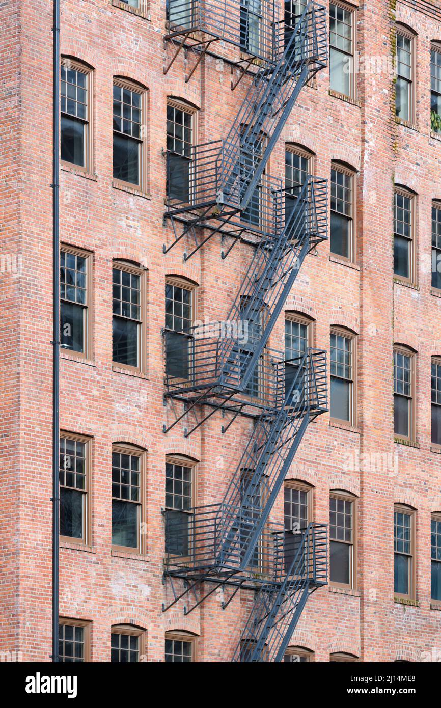 Black fire escape hi-res stock photography and images - Alamy