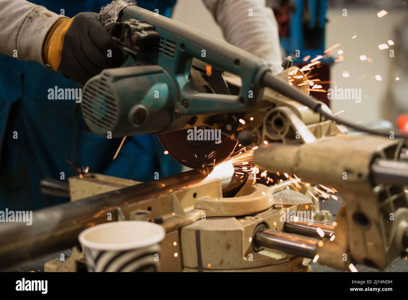 Cutting metal sharp sparks hi-res stock photography and images - Alamy