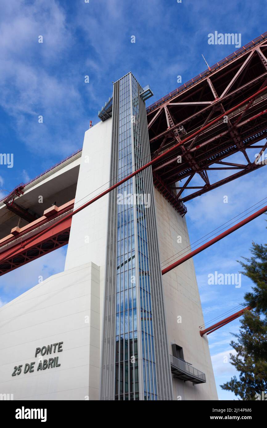 The 7th pillar of the Ponte de 25 Abril, the bridge crossing the river ...