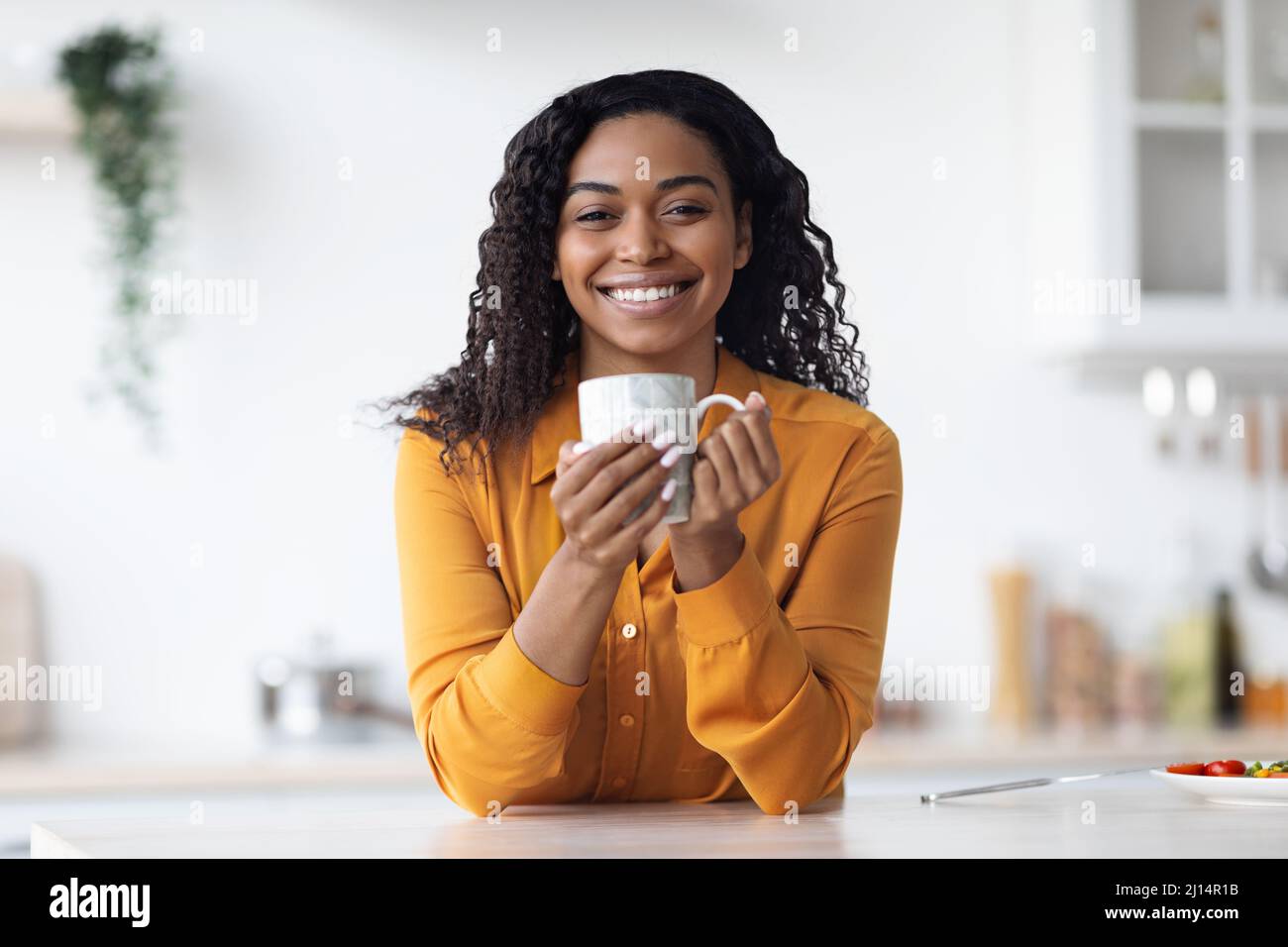 Tea lady african hi-res stock photography and images - Alamy