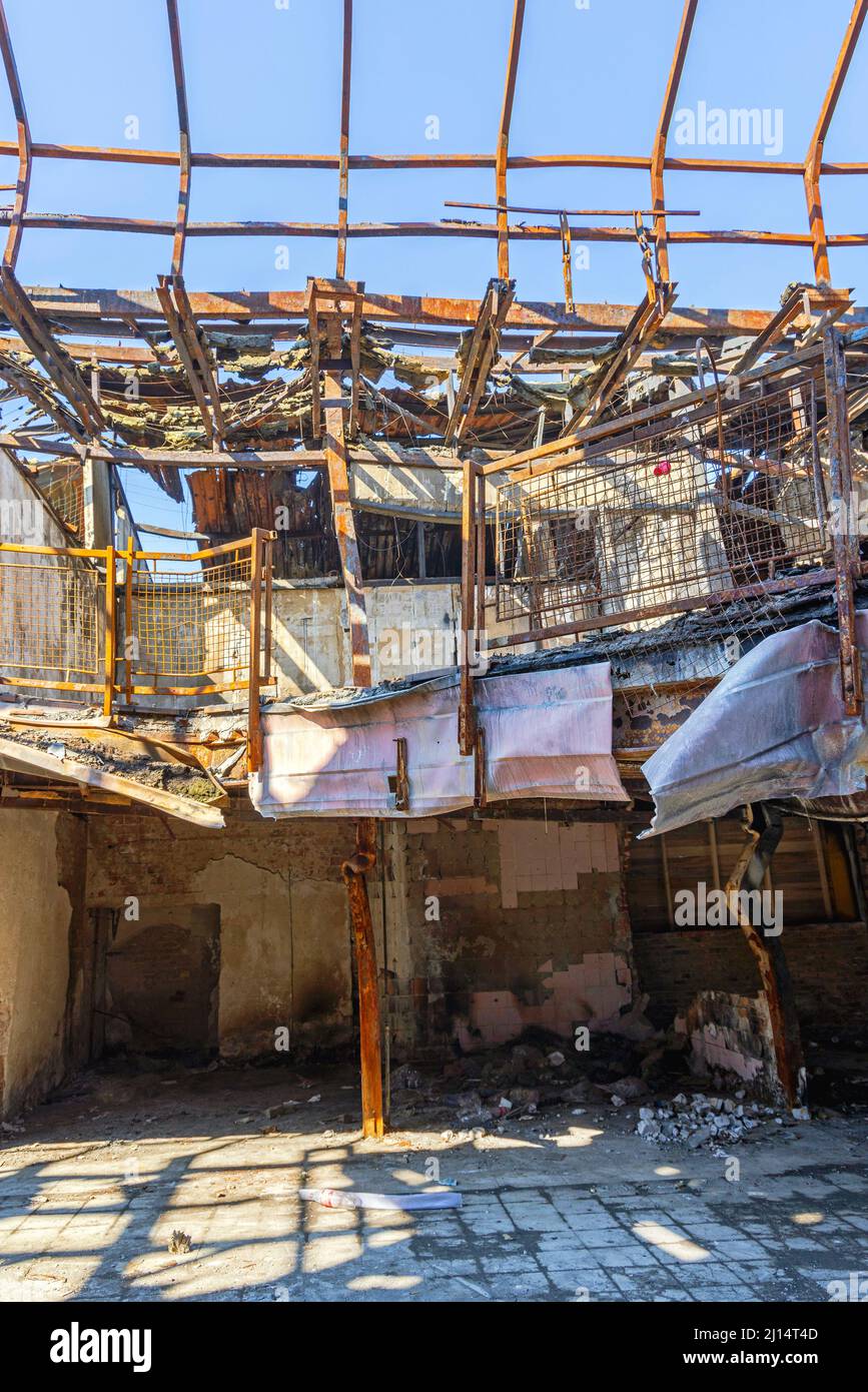 Shops burned hi-res stock photography and images - Alamy