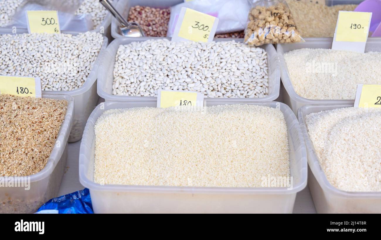 White tubs hi-res stock photography and images - Alamy