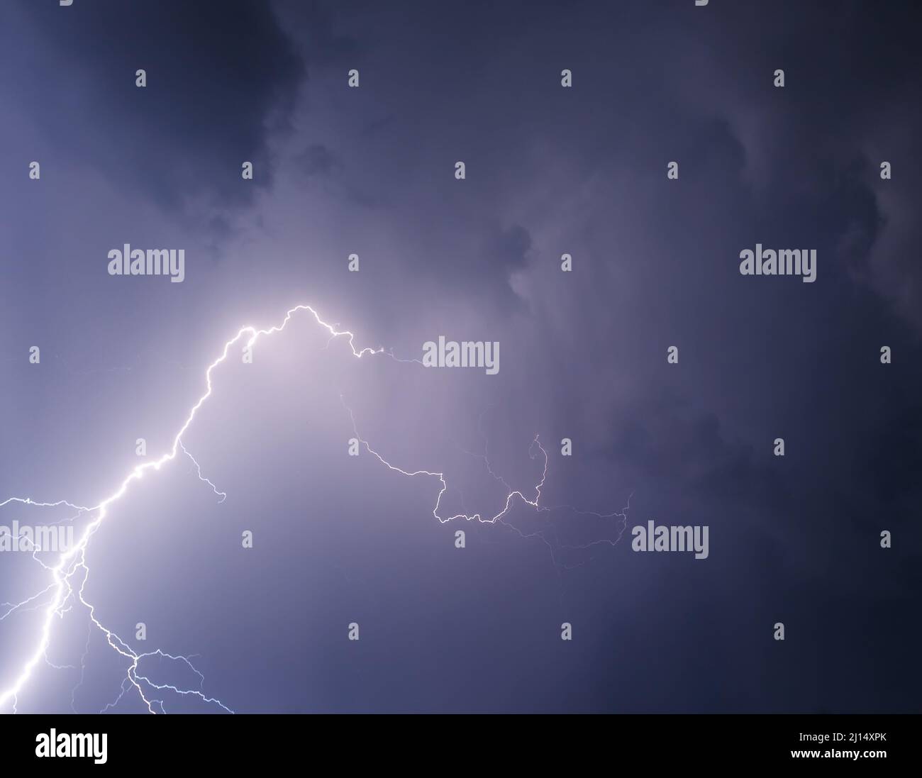 Thunderstorm weather hi-res stock photography and images - Alamy