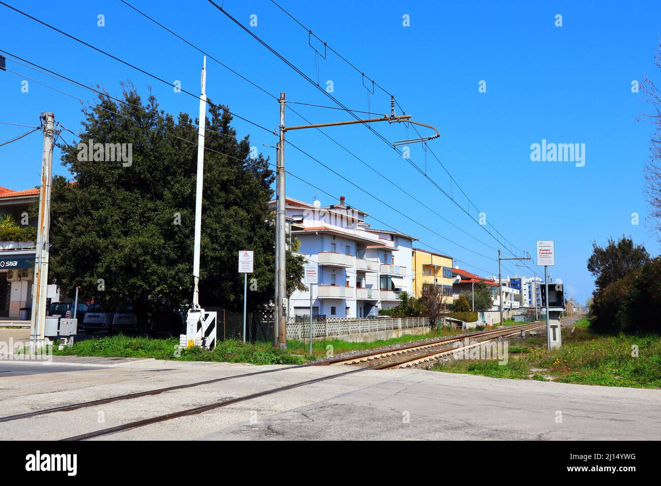 Business without barriers hi-res stock photography and images - Alamy