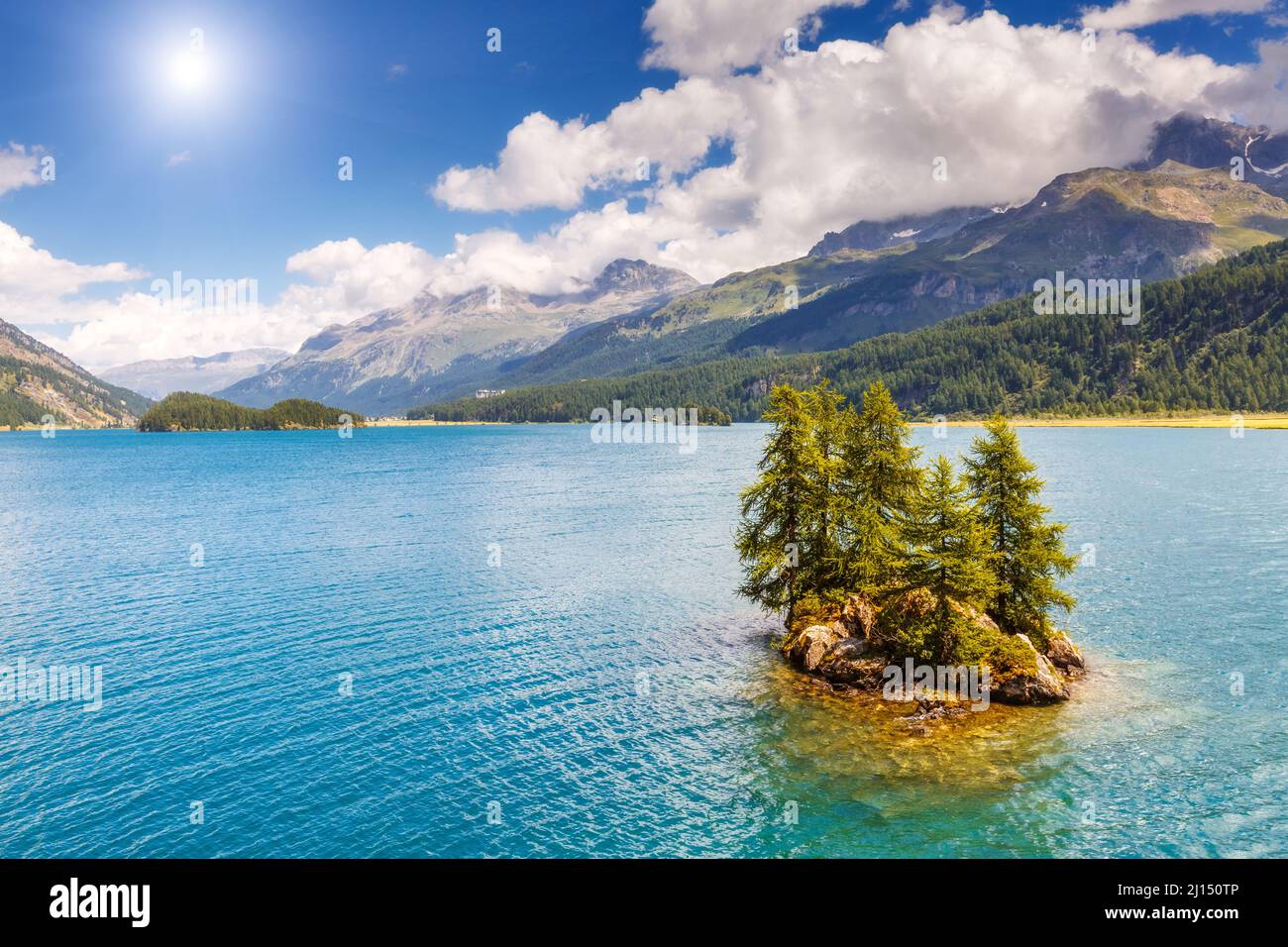 Fantastic view on turquoise water Silsersee lake (Sils) including Piz ...