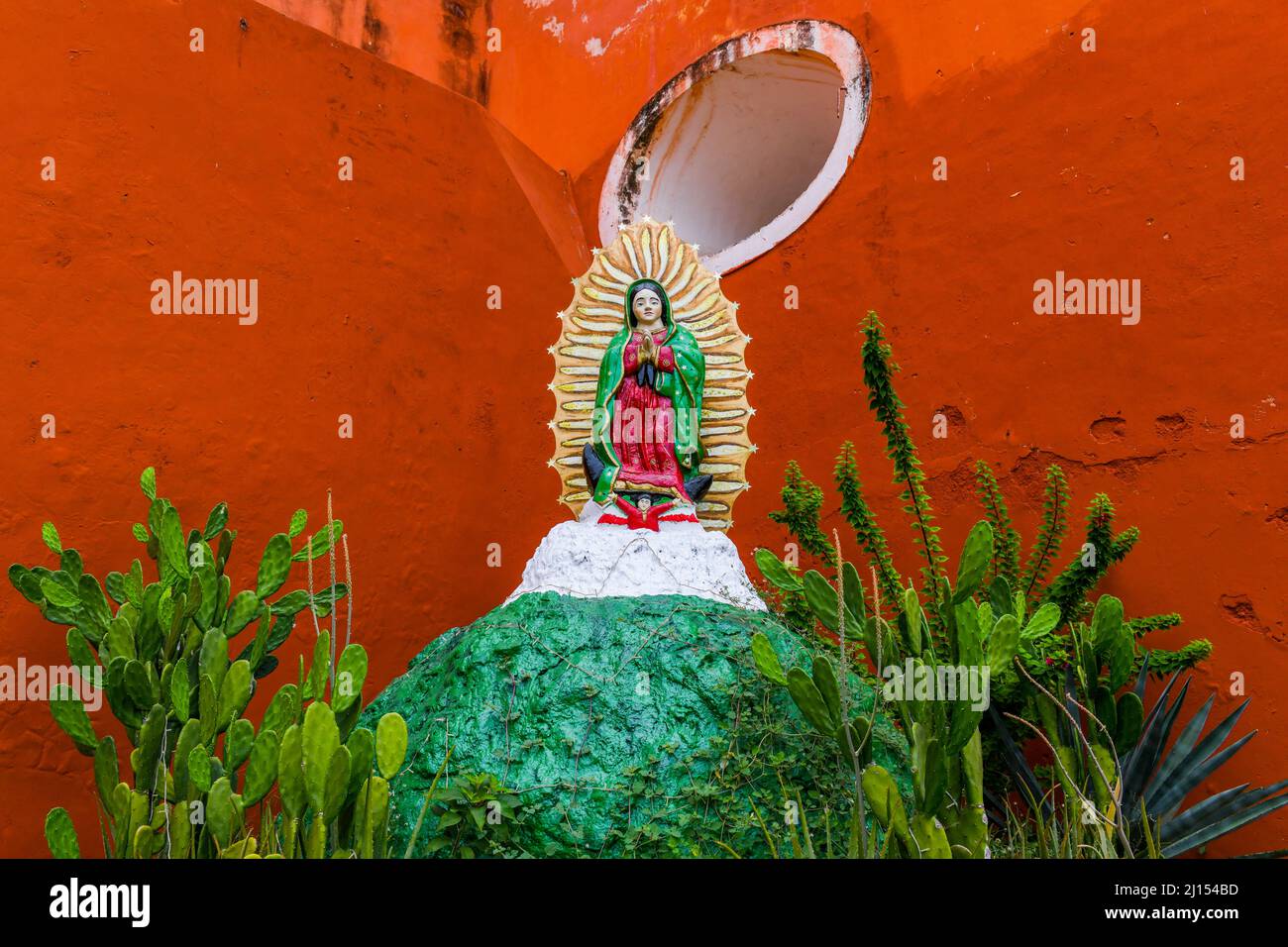 Statue of Our Lady of Guadalupe, Muna, Yucatan, Mexico Stock Photo - Alamy