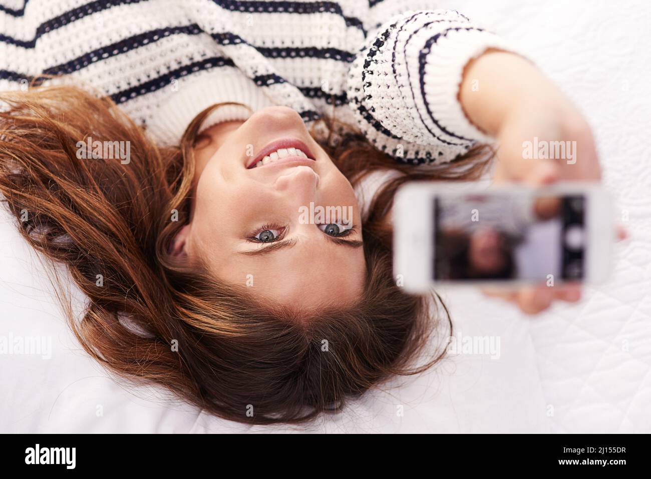 Snapping a selfie hi-res stock photography and images - Alamy