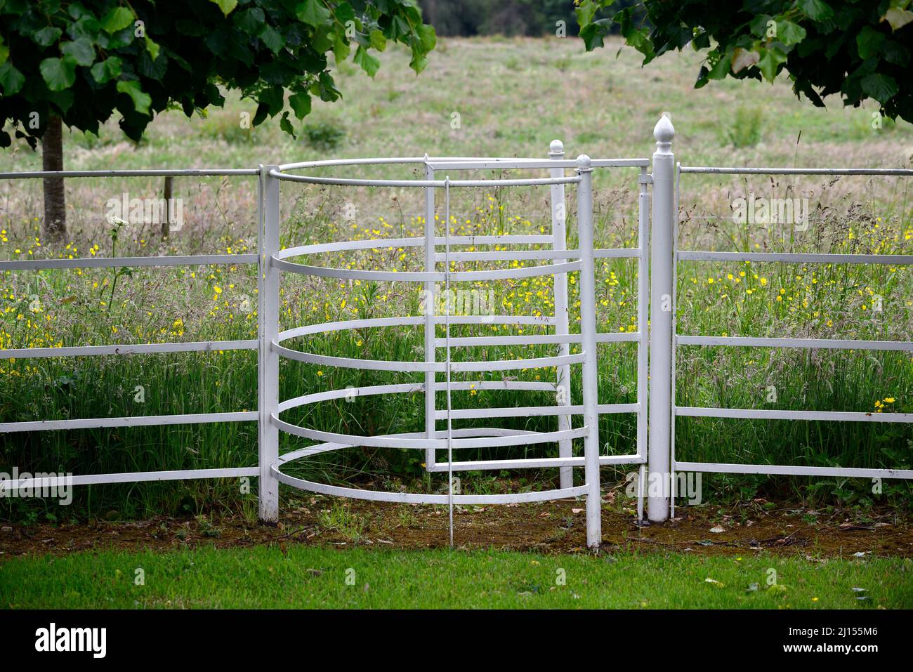 Circular swing gate hi-res stock photography and images - Alamy