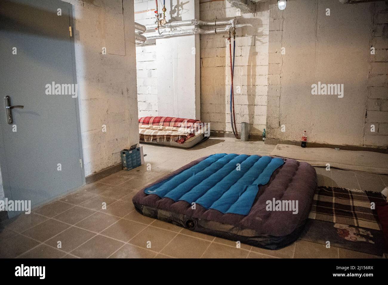 Kyiv, Ukraine. 21st Mar, 2022. Makeshift beds for displaced Ukrainians ...