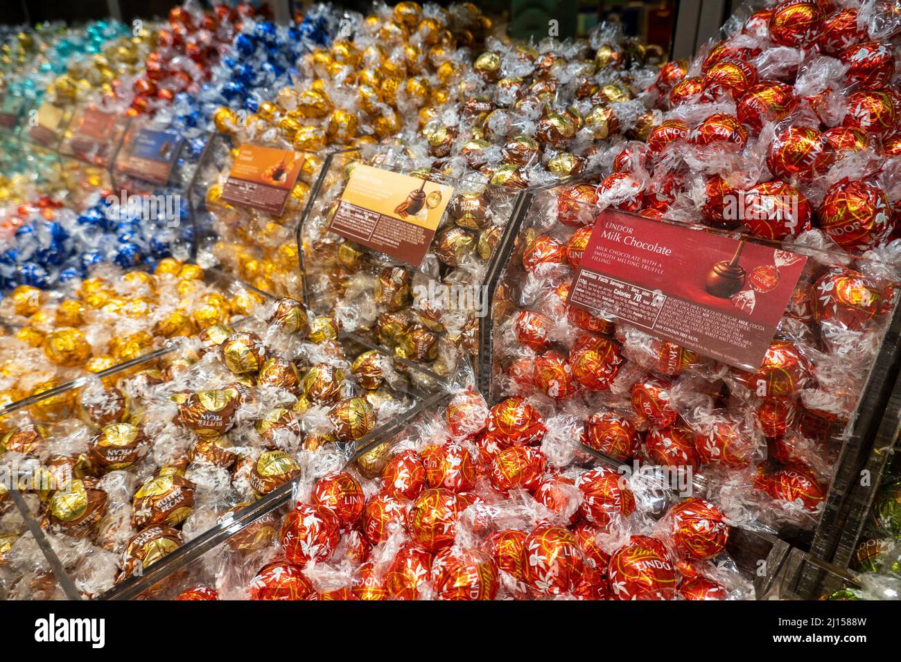 Lindt Chocolatier is a Swiss candy store located at 34th Street Herald ...