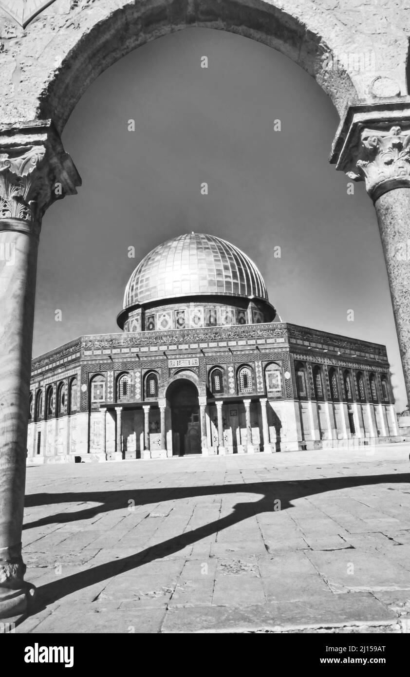 Al aqsa mosque islam islamic jerusalem israel Black and White Stock ...
