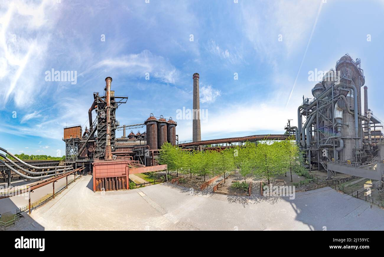 Disused blast furnace plant in Duisburg, Ruhr area district industry ...