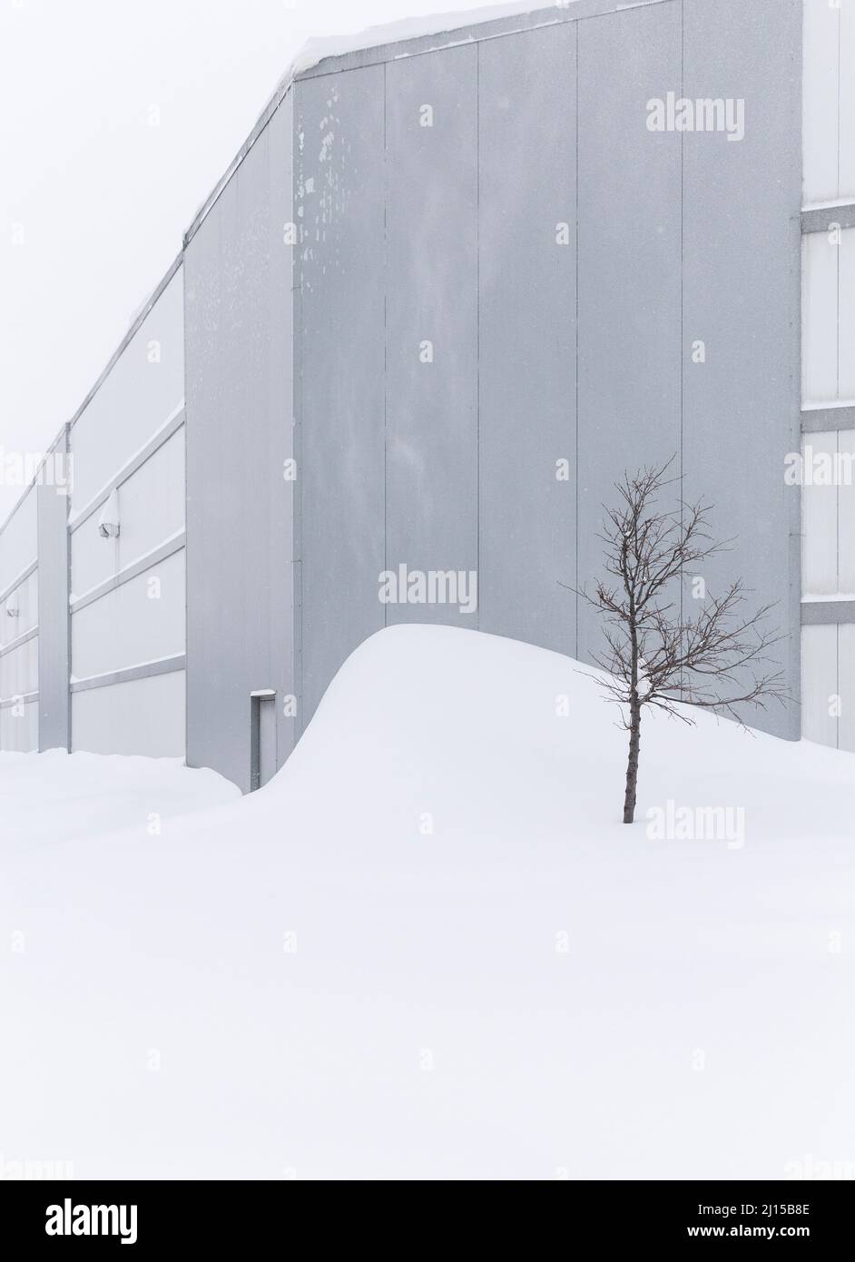 Snowdrift against a door hi-res stock photography and images - Alamy