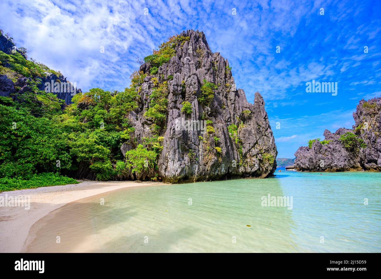 Hidden beach in Matinloc Island, El Nido, Palawan, Philippines - Paradise lagoon and beach in ...