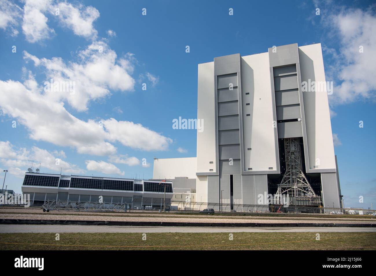 The mobile launcher with NASA’s Space Launch System (SLS) rocket and ...