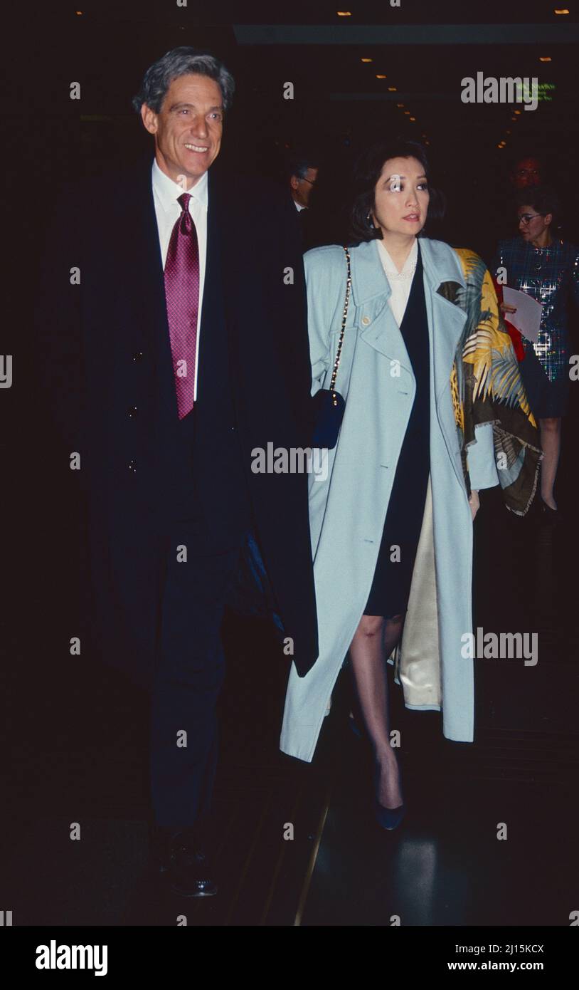 Maury povich 1992 hi-res stock photography and images - Alamy