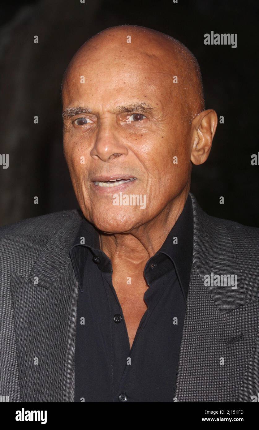 Harry Belafonte attends the Vanity Fair Party to celebrate the Tribeca ...