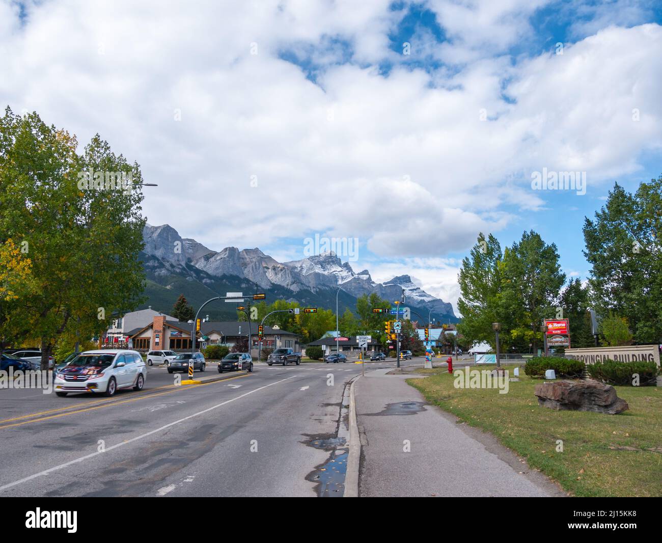 Downtown canmore hi-res stock photography and images - Alamy