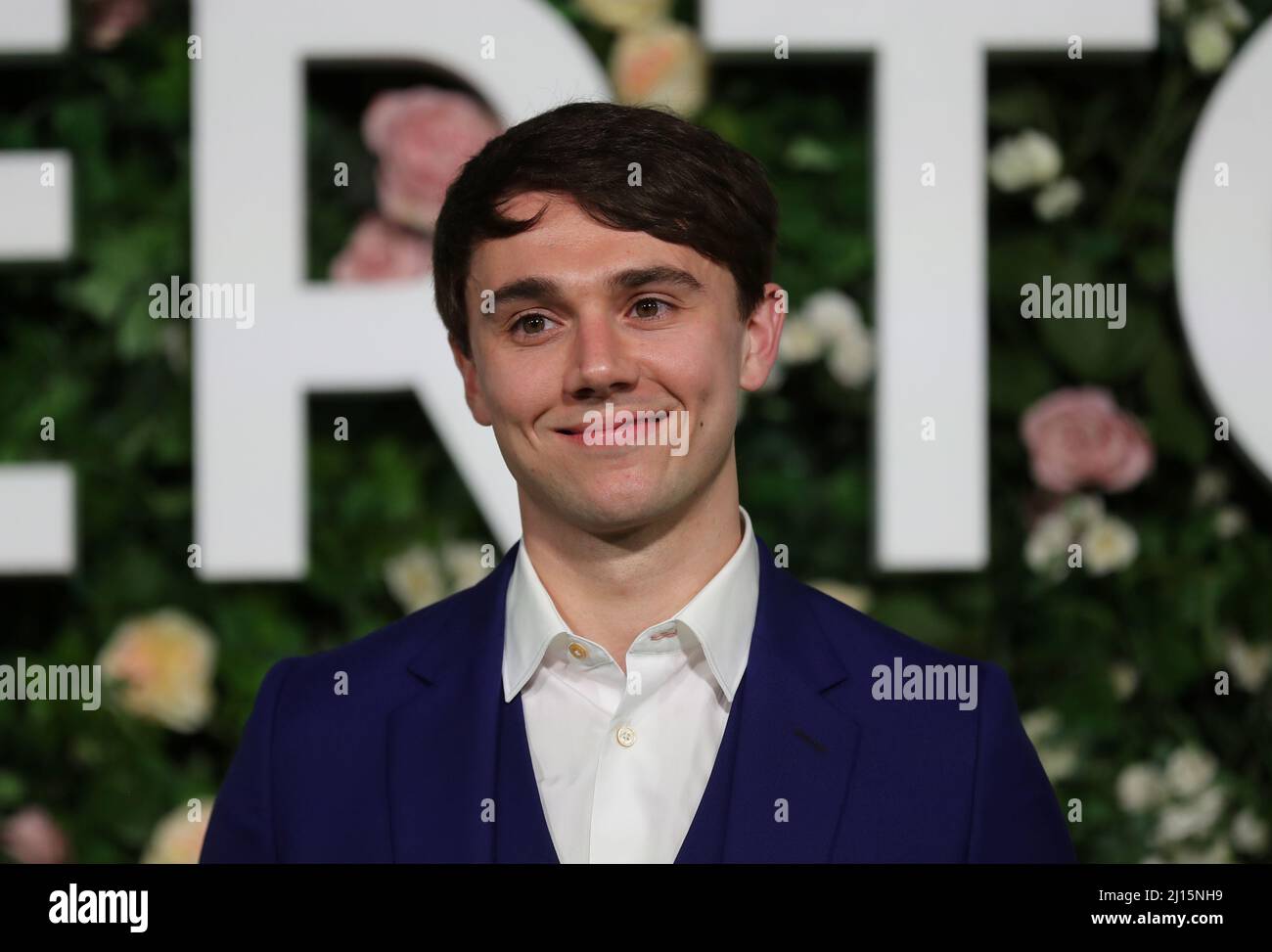 Bridgerton netflix hi-res stock photography and images - Alamy