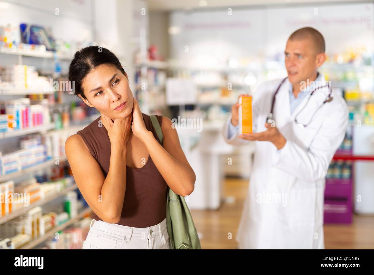 Man complaining store hi-res stock photography and images - Alamy