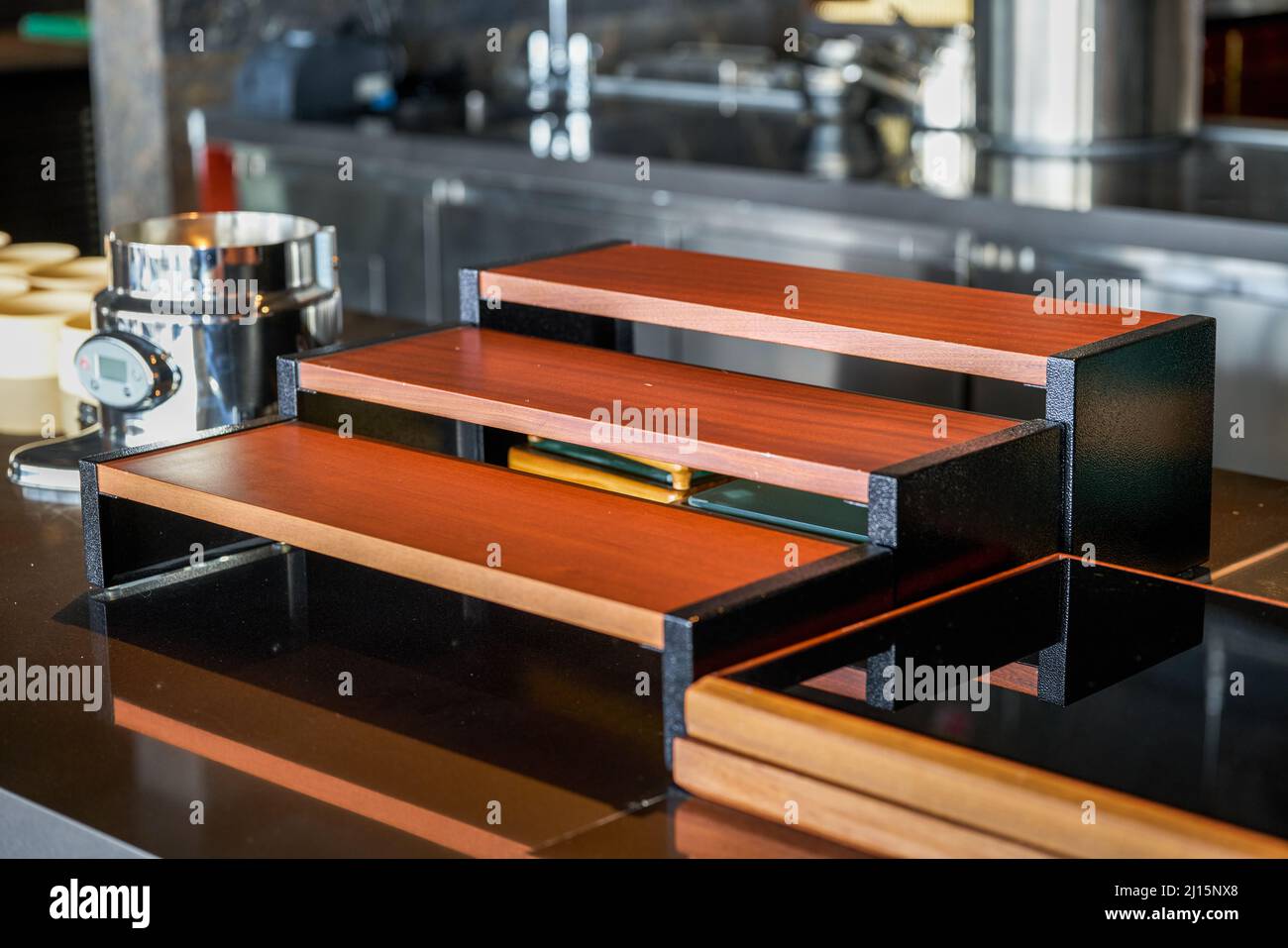 Set tables seafood restaurant hi-res stock photography and images - Alamy