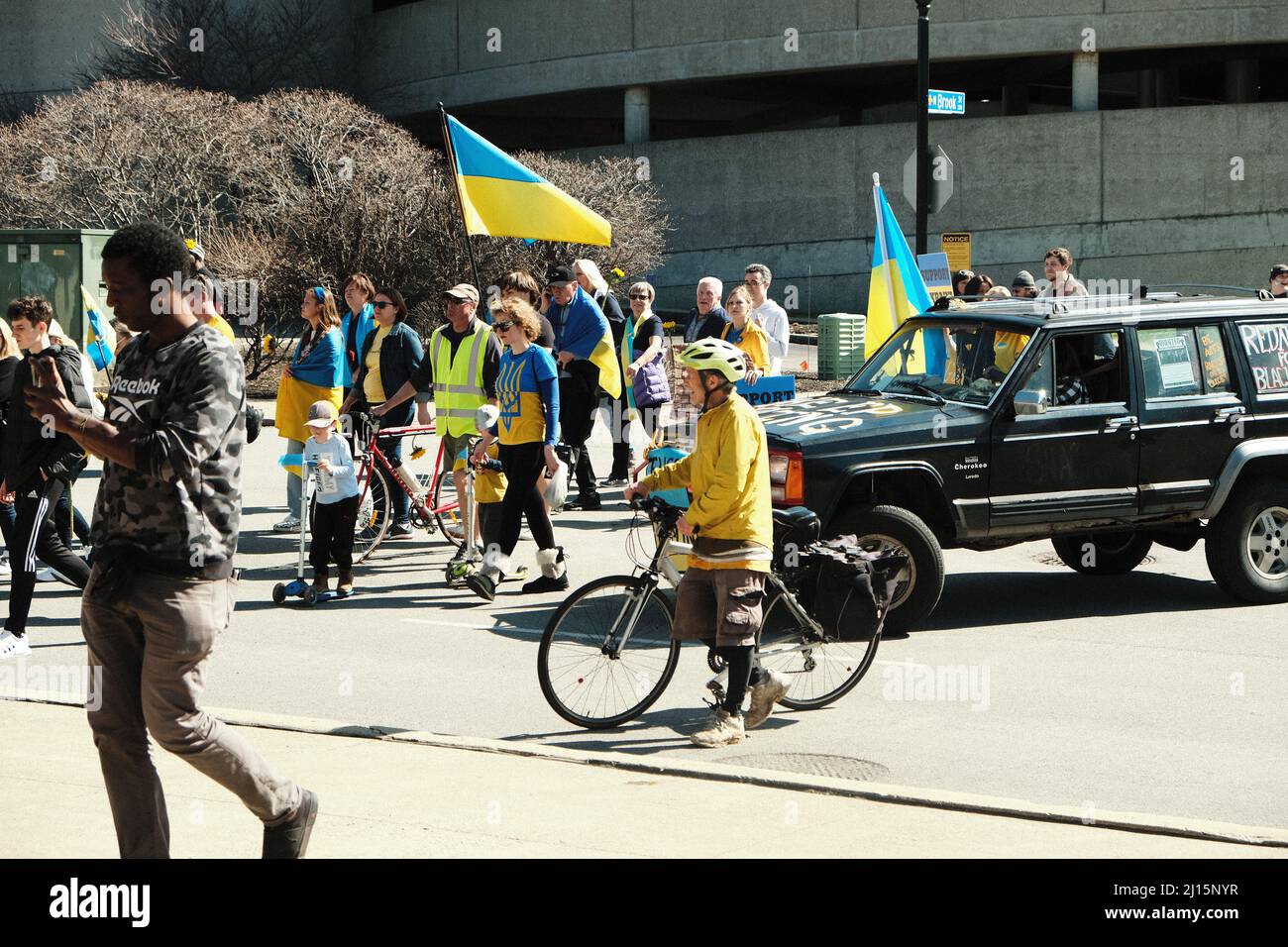 Louisville, KY Ukraine support rally Stock Photo - Alamy