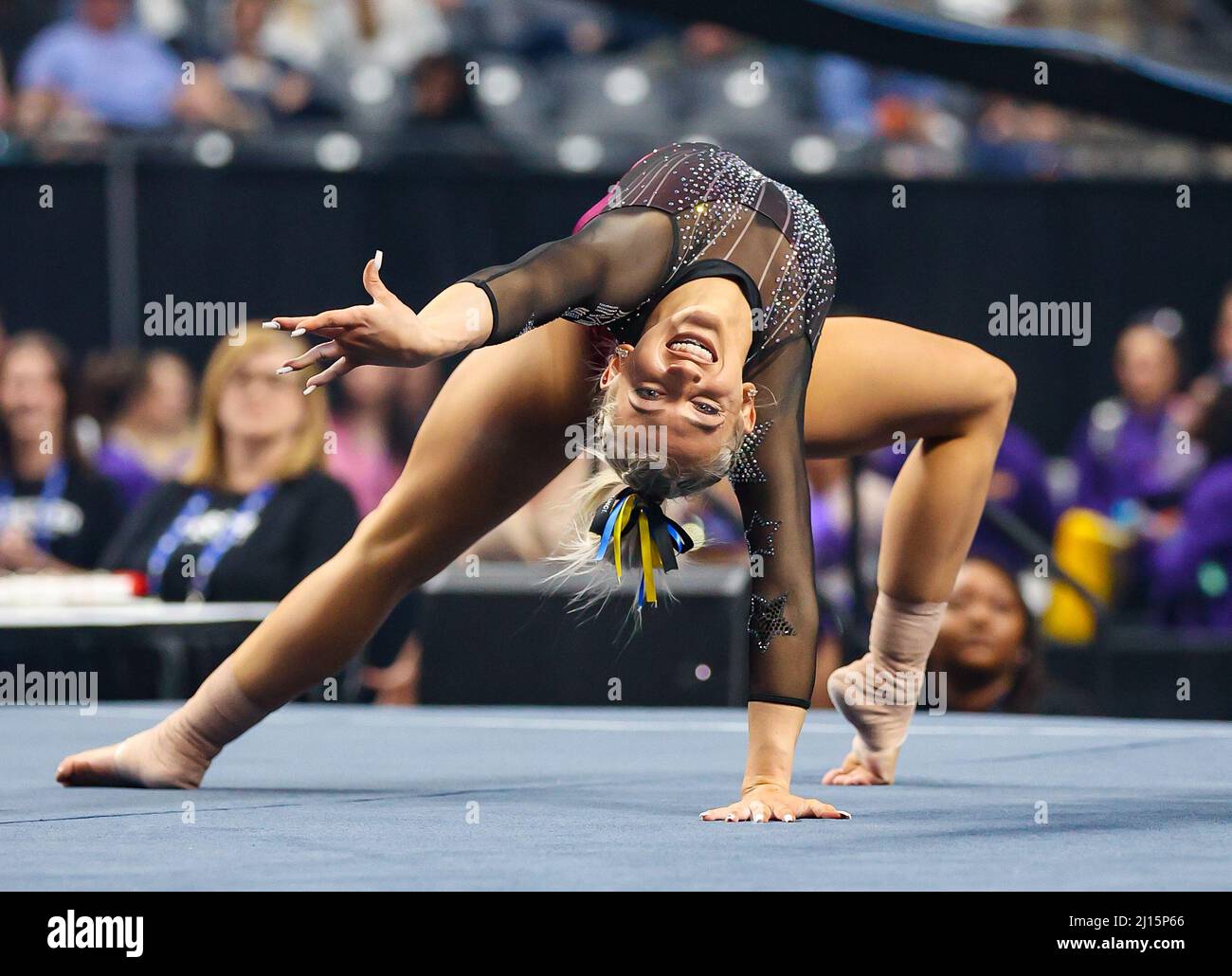 Birmingham, AL, USA. 19th Mar, 2022. Alabama's Lexi Graber finishes her ...