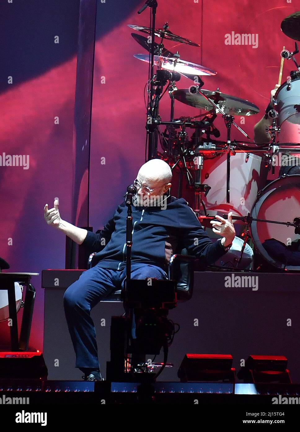 Phil Collins concert - Genesis (Mike Rutherford, Phil Collins et Tony ...