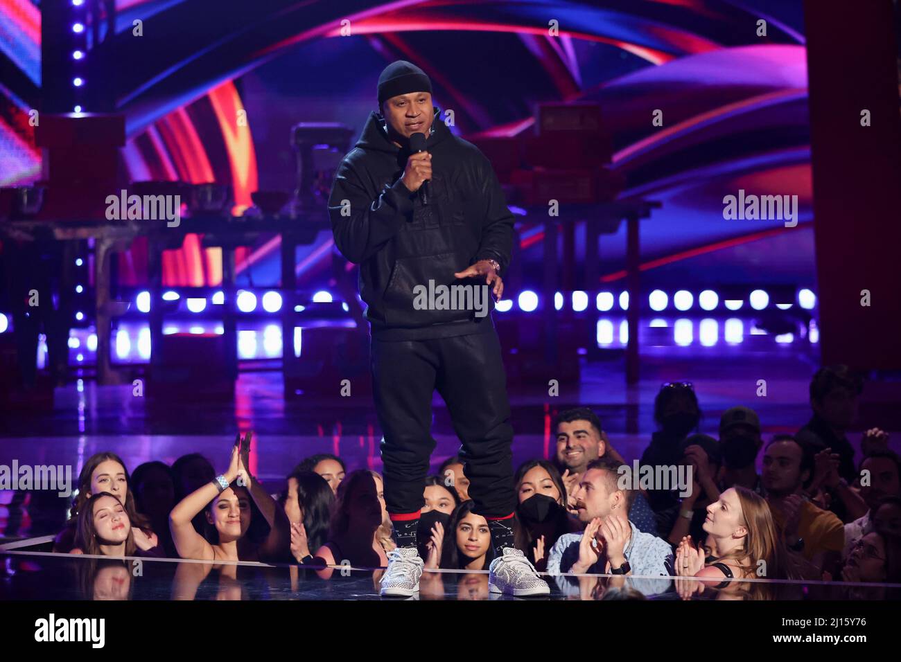 Ll cool j on stage hi-res stock photography and images - Alamy