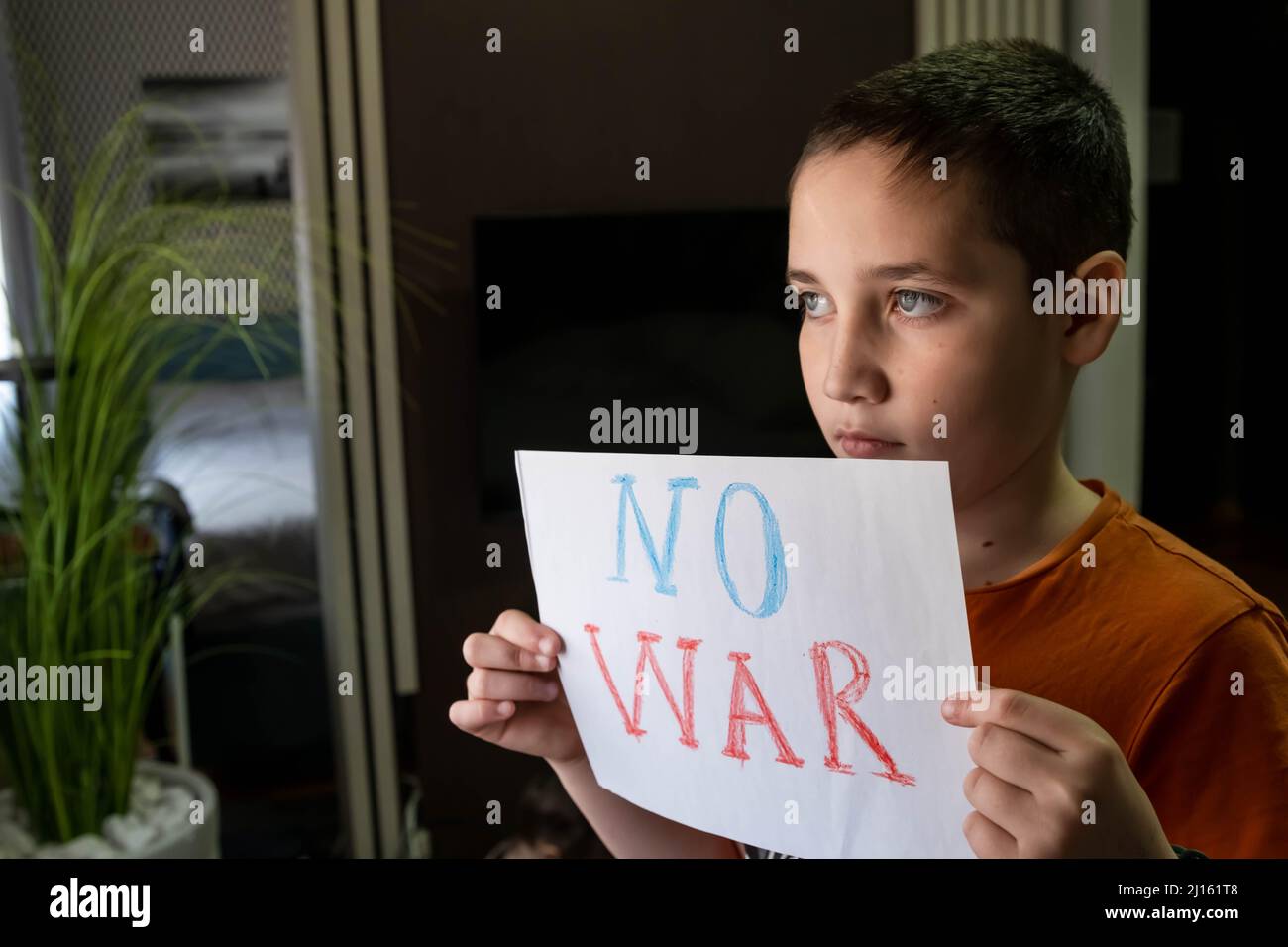 Signs for world peace hi-res stock photography and images - Alamy
